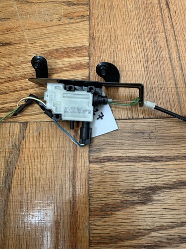 04-10 BMW E60 E61 FUEL FILLER DOOR LID FLAP RELEASE ACTUATOR ...