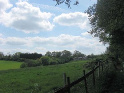 Photo 6x4 The Ridgeway path climbs the hill Tring Between Aldbury and ...