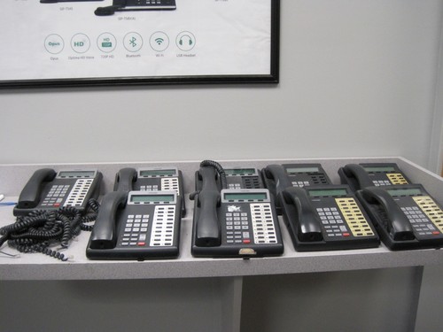 Strata CTX 100 Toshiba Digital Business Phone System CHSUB112A & 9 ...