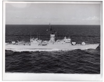1975-1992 US Navy Frigate FF-1080 USS Paul Underway 8x10 Original Photo ...