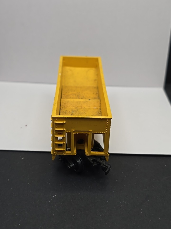 HO SCALE - GREENBAY & WESTERN TWO-BAY OPEN HOPPER CAR - GBW 412 | eBay