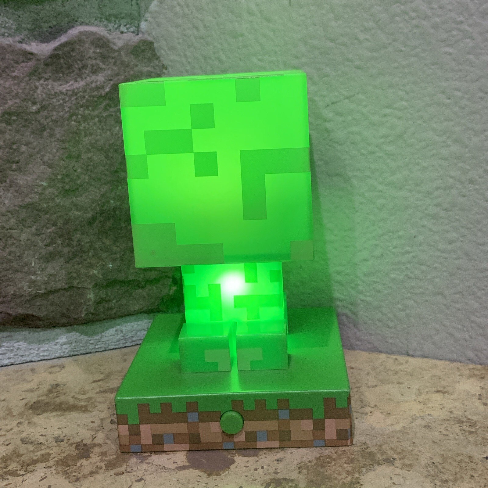 Minecraft Creeper Green Night Light Mojang Synergies 4 9/16 Inches Tall ...