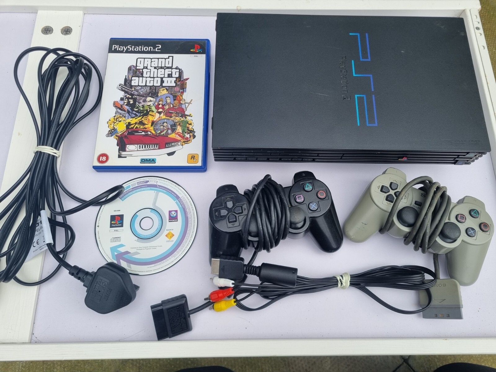 PS2 Sony PlayStation 2 Console SCPH-39003 + 2 Controllers + GTA + PS1 ...
