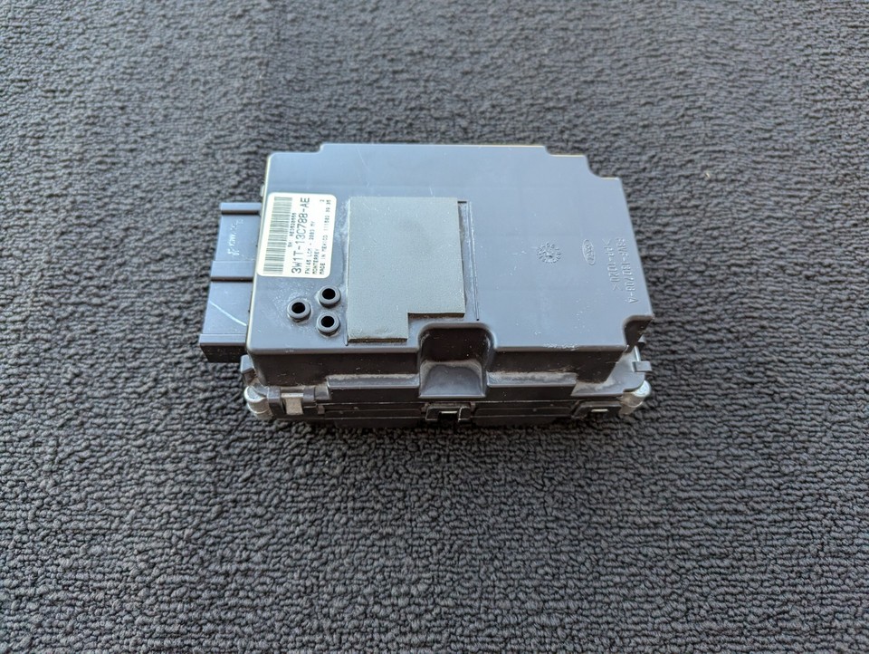 2003 Lincoln Town Car Lighting Light Control Module - LCM - 3W1T-13C788 ...