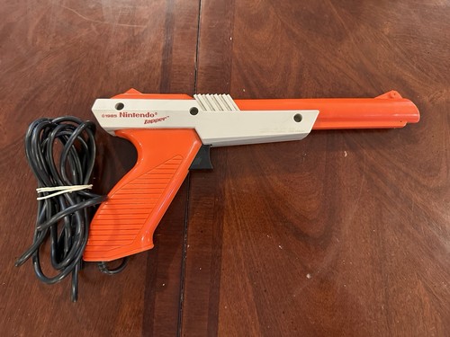 Nintendo NES Zapper Duck Hunt Light Gun Authentic NES-005 Orange | eBay