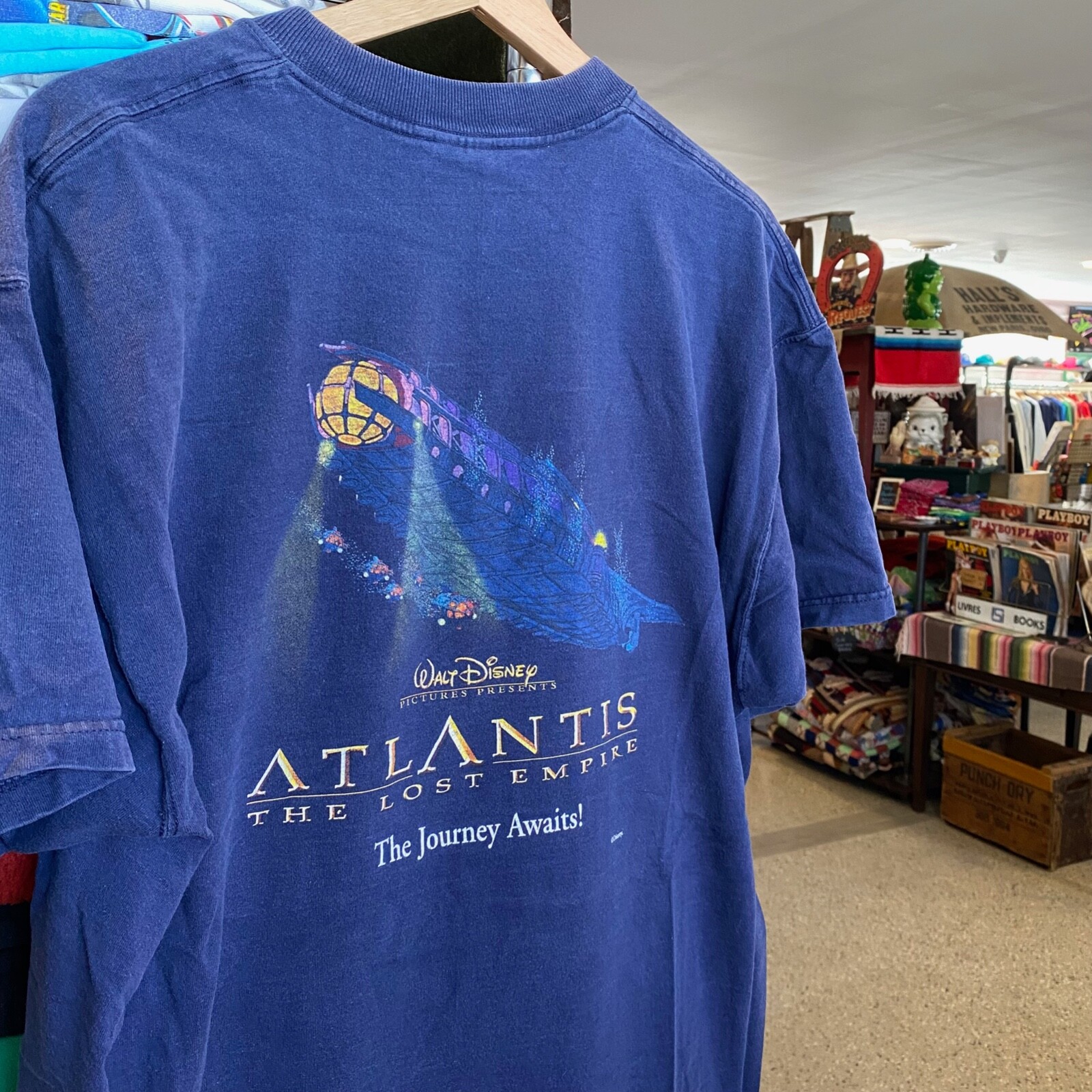 2001 WALT DISNEY ATLANTIS THE LOST EMPIRE T-shirt Blu… - Gem