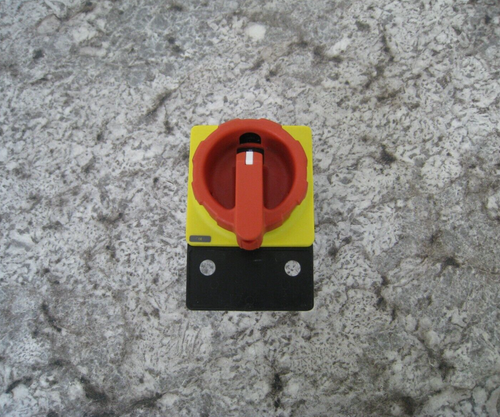 Schneider Electric V2 40A 690V Rotary Disconnect Switch Assy Used Free ...