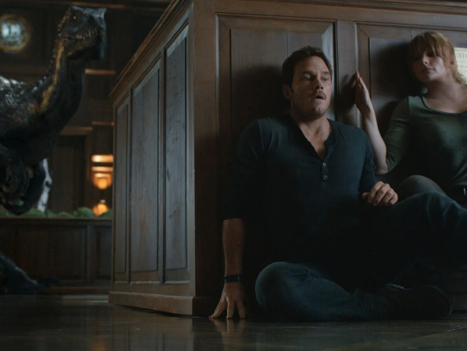 Jurassic World INDORAPTOR Dinosaur 16" GROWLS & EYES LIGHT UP RED ...