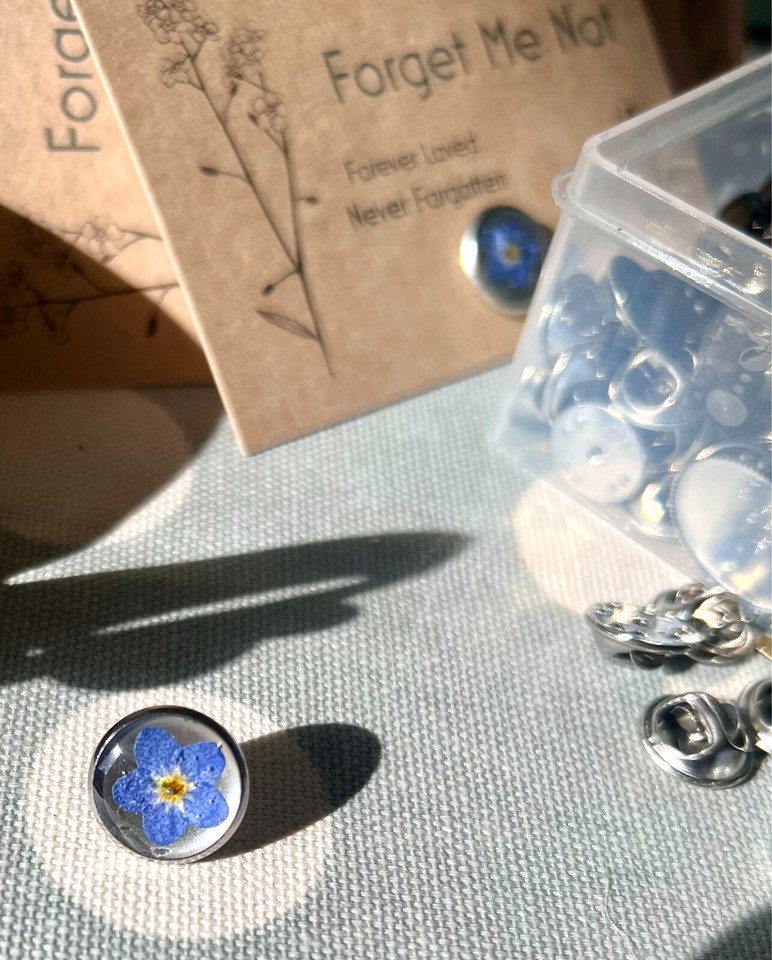 Forget Me Not Brooch Memorial Pin Handmade Funeral Favours Bereavement ...