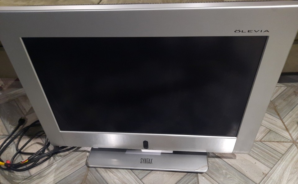 Syntax Olevia LT27HV 27" LCD Multi-Media PC DVI Component RCA Gaming ...