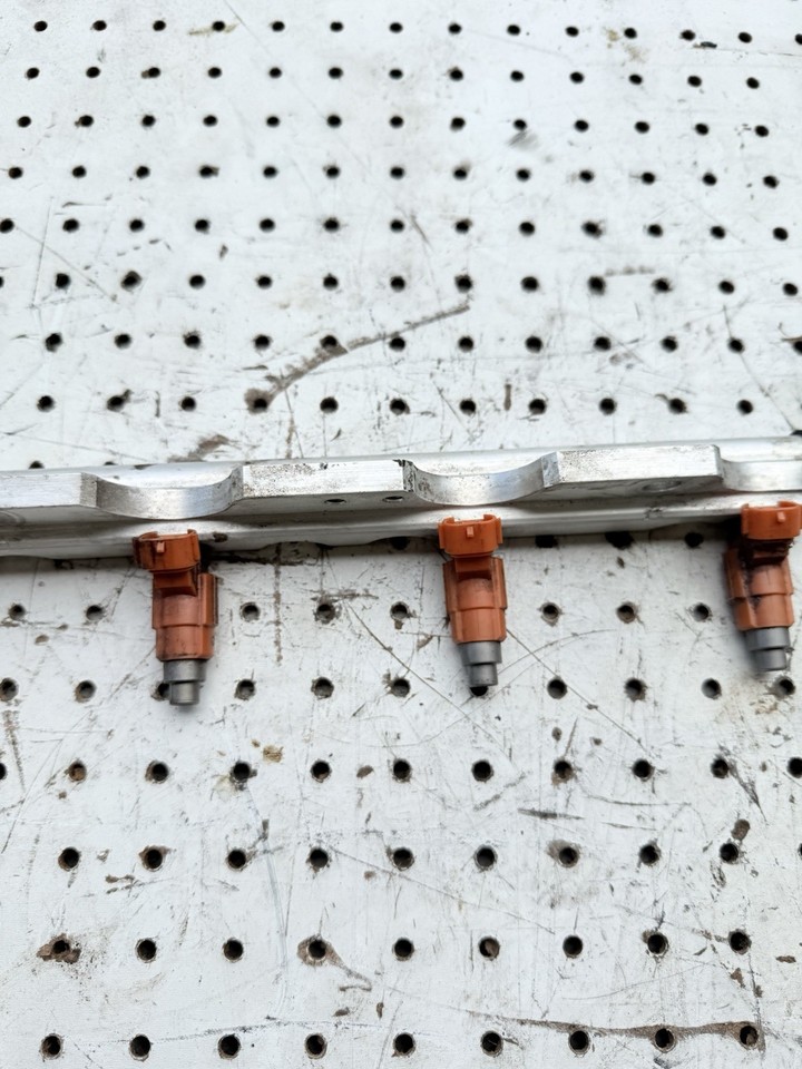 FUEL RAIL W/INJECTORS SUZUKI DF115 90-140 HP 4 STROKE 👍 | eBay