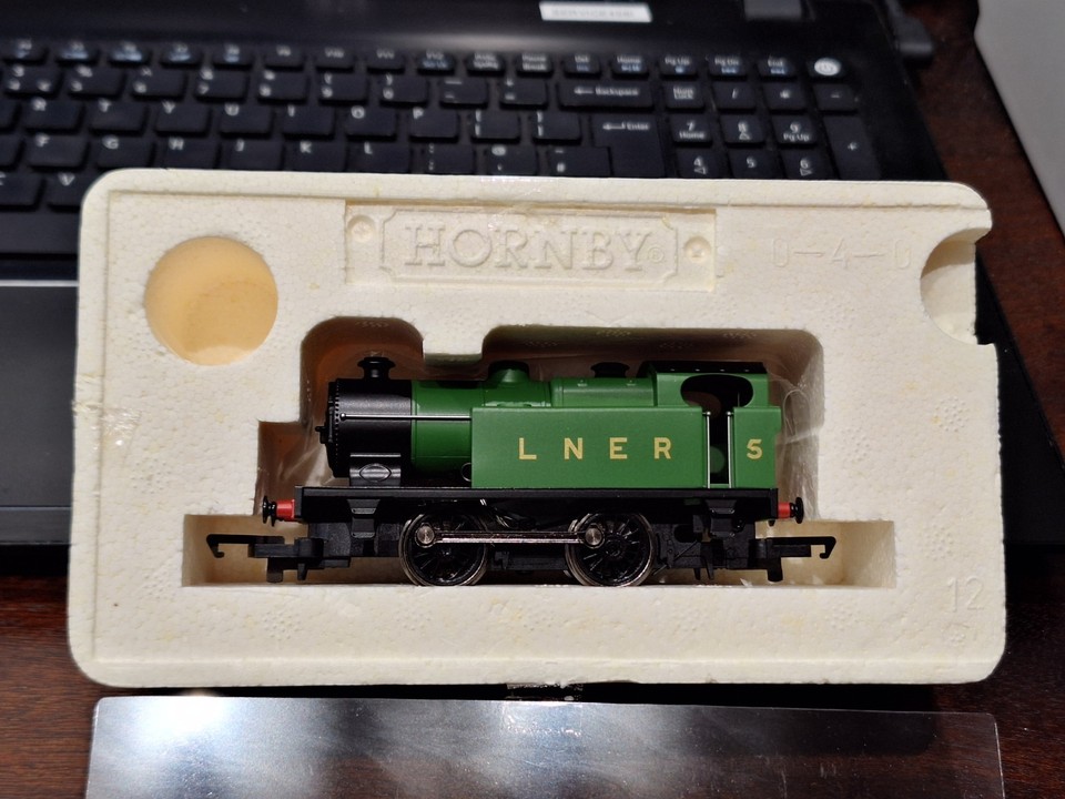 Hornby OO Gauge LNER 0-4-0 Tank engine | eBay UK