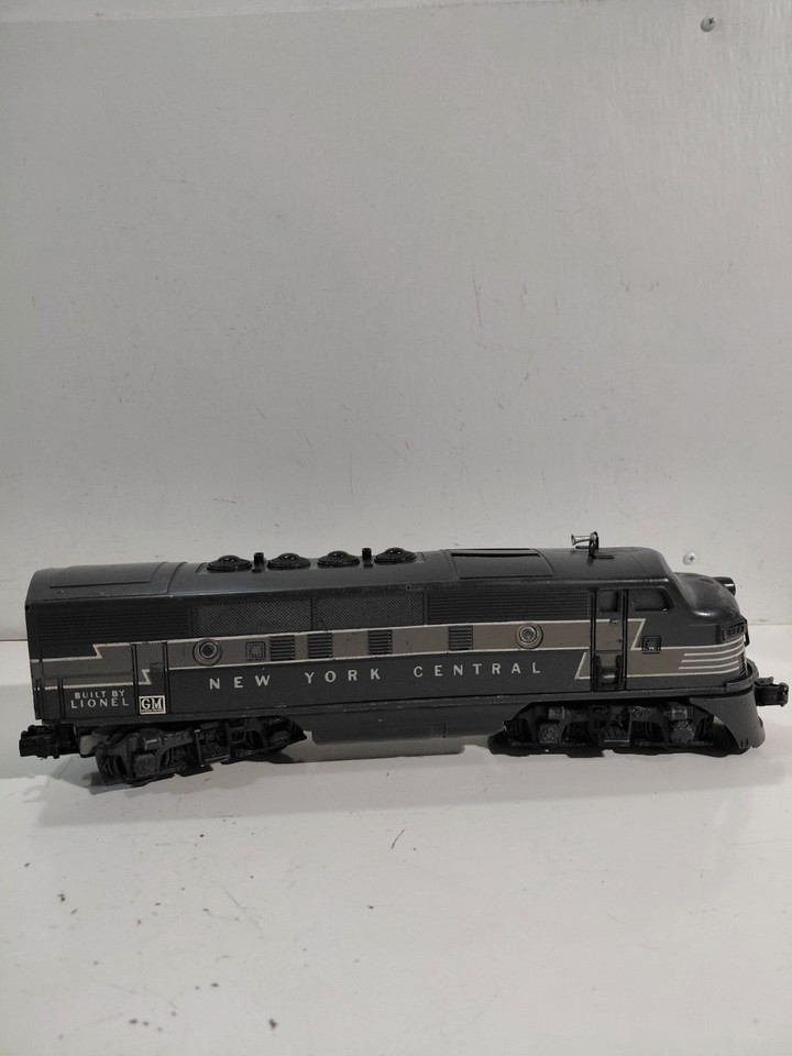 Lionel 2343 O Gauge Model Railroad New York Central EMD Dummy Diesel ...