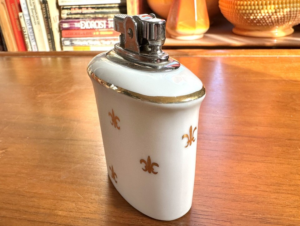 EUC Vintage 1950s Lefton Japan Fleur De Lis Porcelain Table Lighter w ...