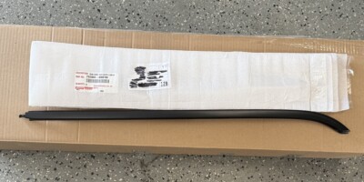 OEM Genuine Toyota 2022022 Sienna Right Lower Molding Sub Assy 75504 ...
