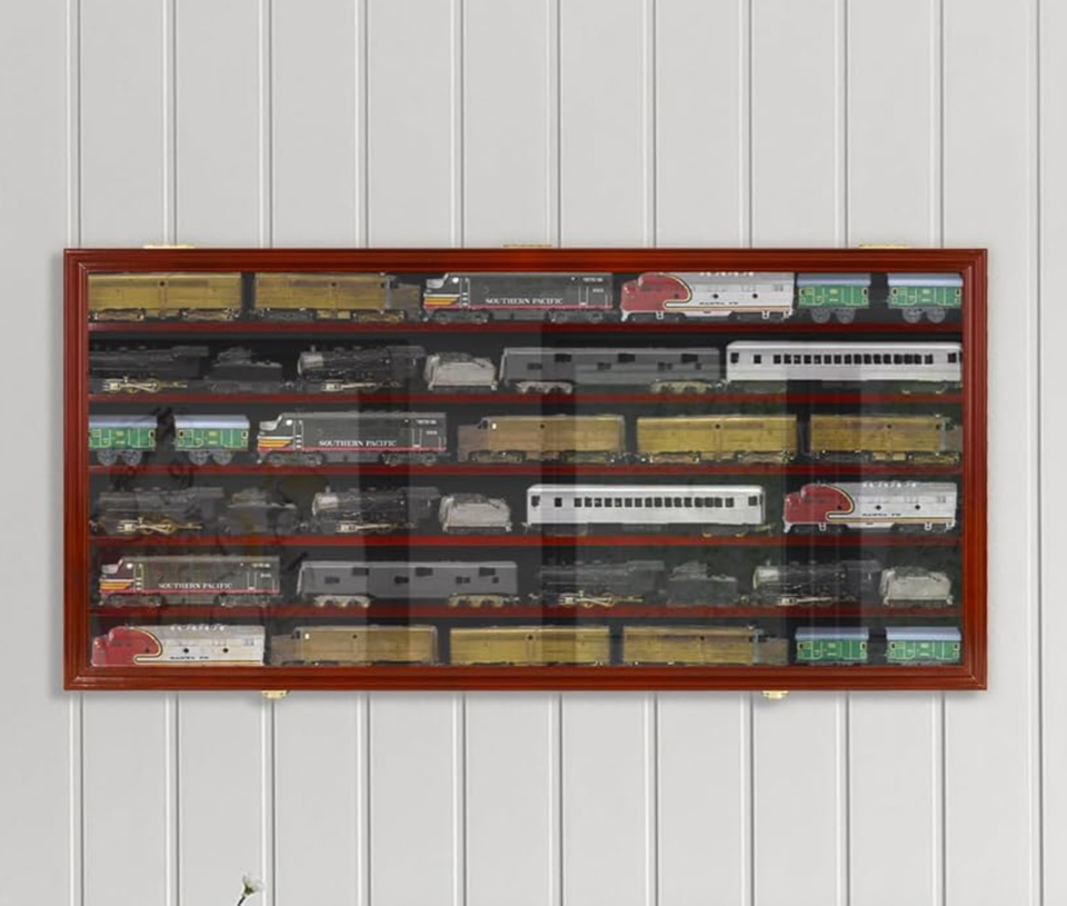 HO Scale Model Train Display Case Lockable Collection Shelf Cabinet ...
