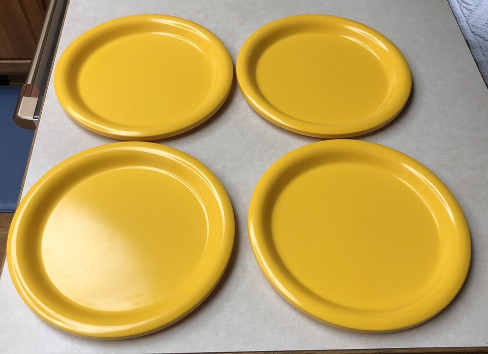 4 Vintage Ingrid Ltd Chicago YELLOW Melamine Plastic Stacking Plates 10 ...