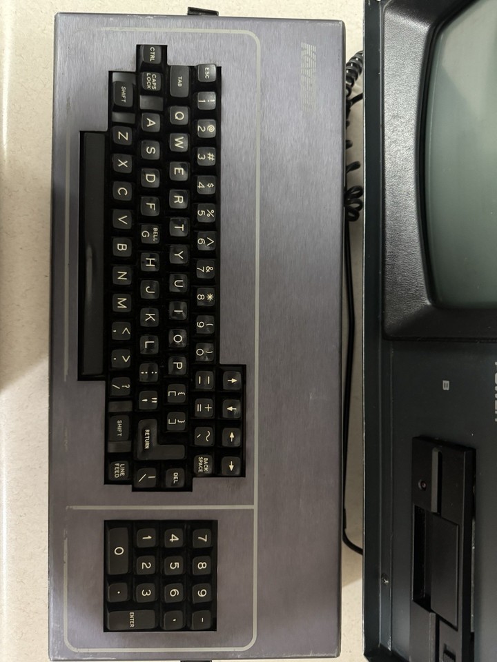 Kaypro 4 Vintage Computer With Keyboard and bag | eBay