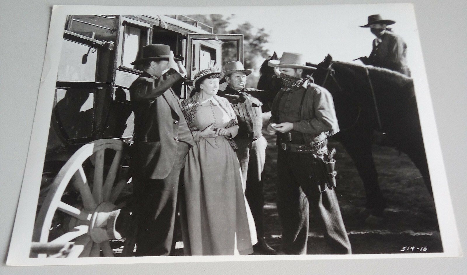 Law Of The Lash ’47 LEE ROBERTS MATTY ROUBERT STAGECOACH HOLDUP WESTERN ...