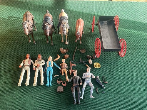 VINTAGE JOHNNY WEST Marx LOT 4 Horses Wagon 6 Figures Accessories Sam ...