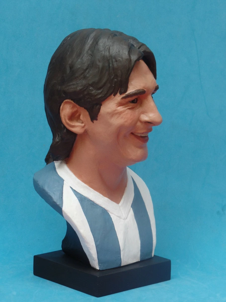 Messi Statue