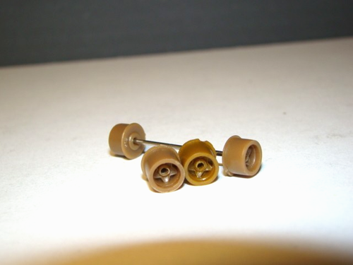 New set of Mega-G+ Gold Mag Wheels & axle. Fits: AFX, Tyco, TOMY ...