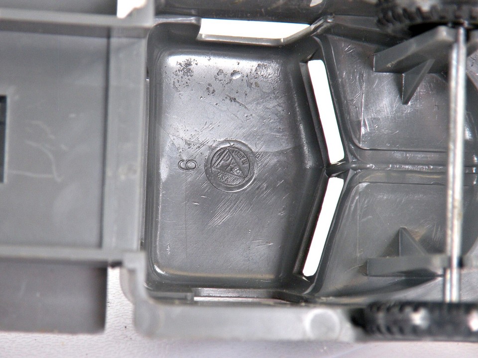 Lionel PW 6809 Flatcar w/PYRO USMC Cannon Truck & First Aid Van w/Bad ...