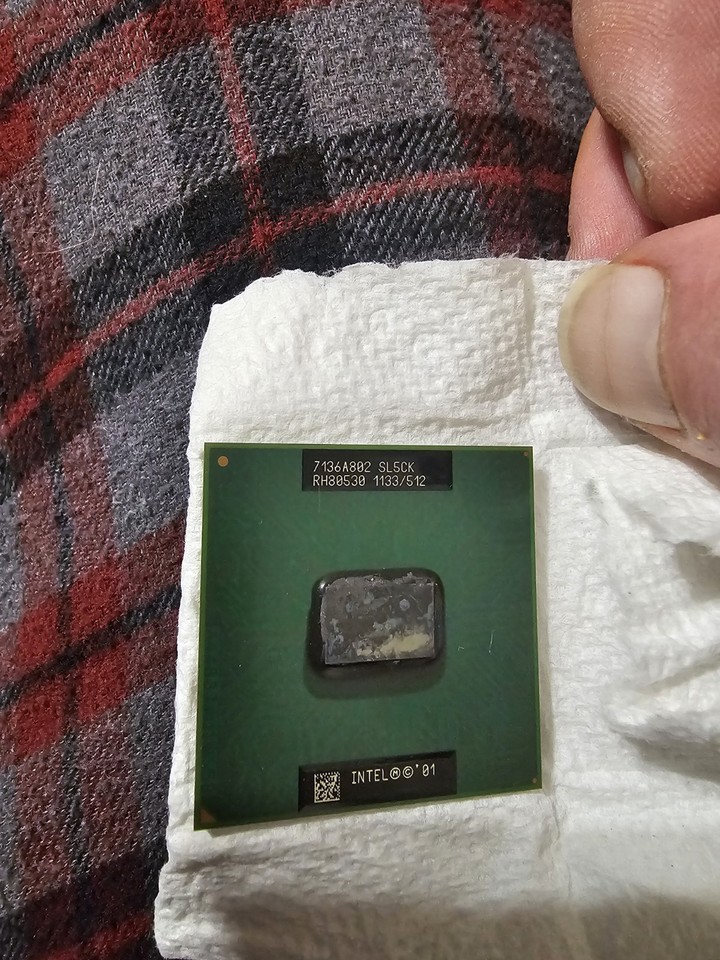 Intel Mobile Pentium III-M CPU SL5CK 1.13GHz/512KB/133MHz Sockel/Socket ...