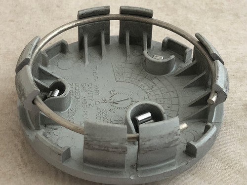 Toyota Camry Venza Sienna Wheel Center Hubcap 62mm Cap OE OEM 42603 ...