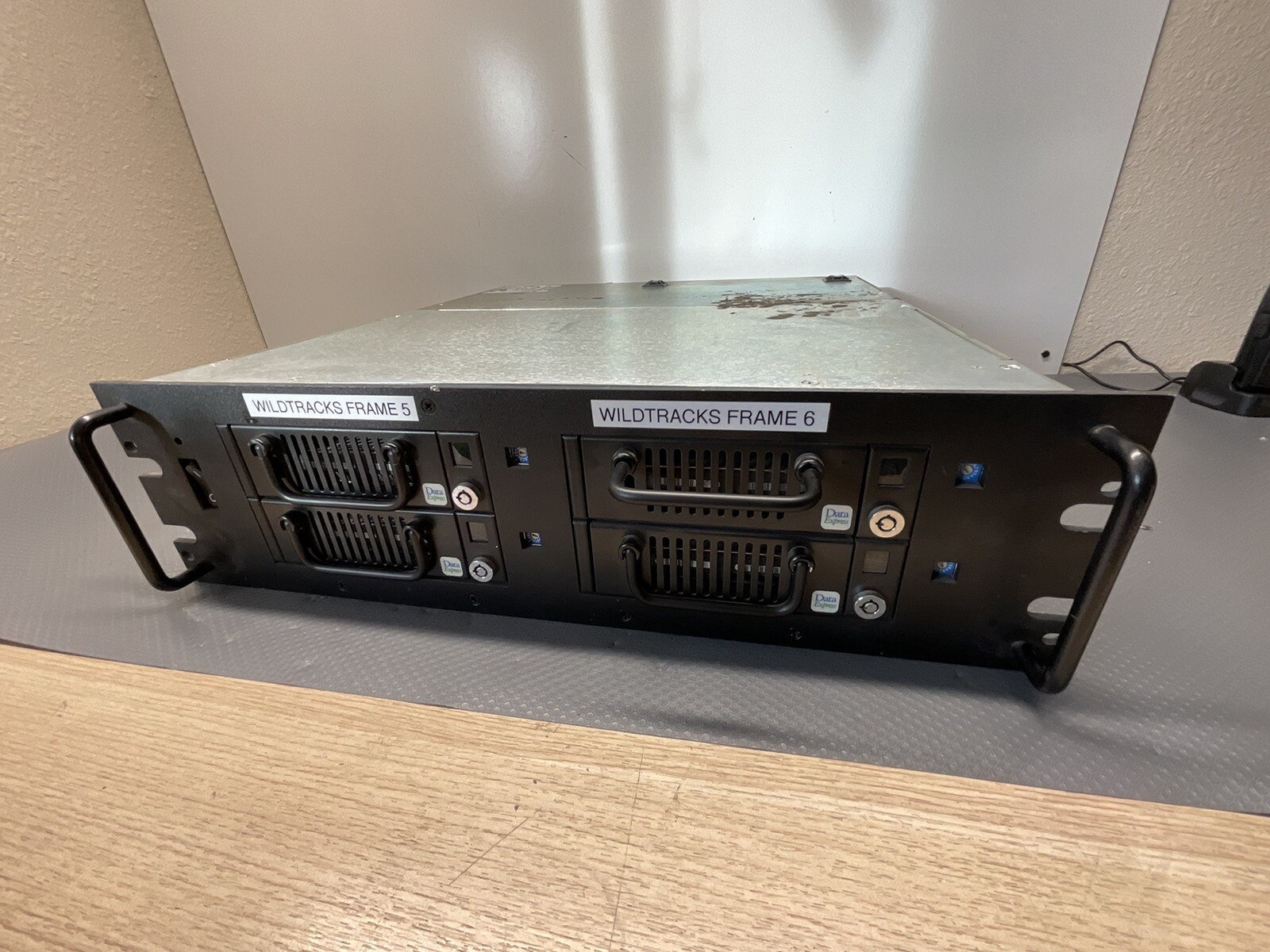 Storcase Drive rackmount Case Data Silo 4-Bay /DS320-41-160/ GAR883 | eBay