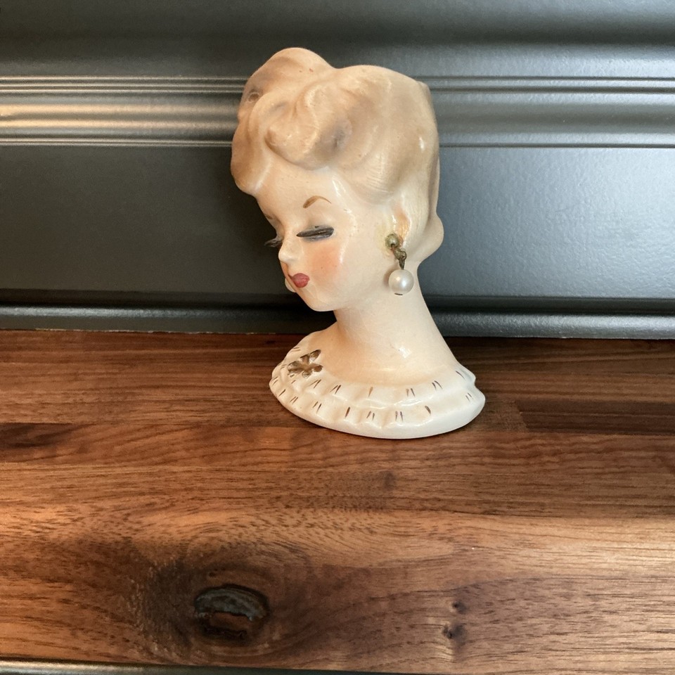 VINTAGE LADY HEAD VASE NAPCO BLONDE IN ECRU WITH GOLD GILT CLOVER 3-1/2 ...