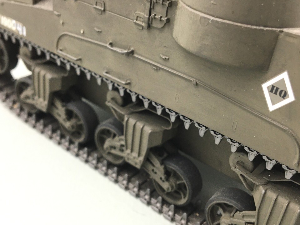 Built 1/35 Scale Painted USA armoured personnel carrier Kangaroo ...