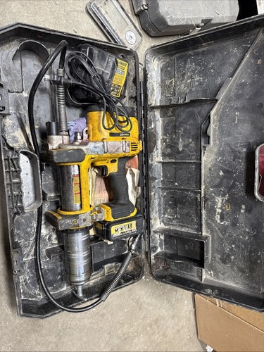 Dewalt DCGG571 Cordless Grease Gun 20V w/ 20V Battery Charger Case DCGG ...