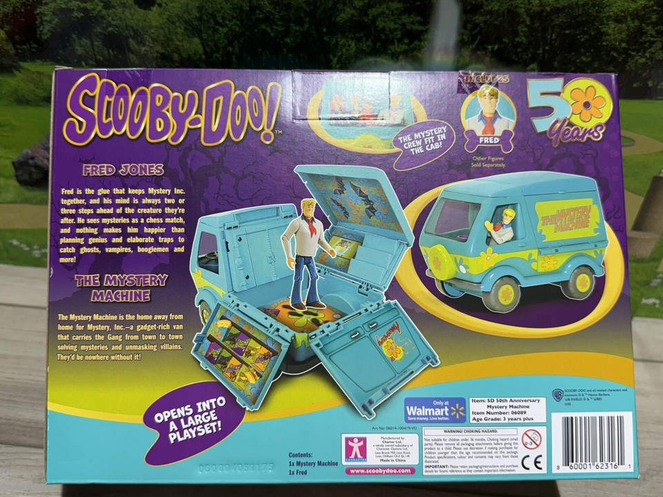 Scooby-Doo Mystery Machine Van & Fred Action Figure Exclusive 50 Years ...