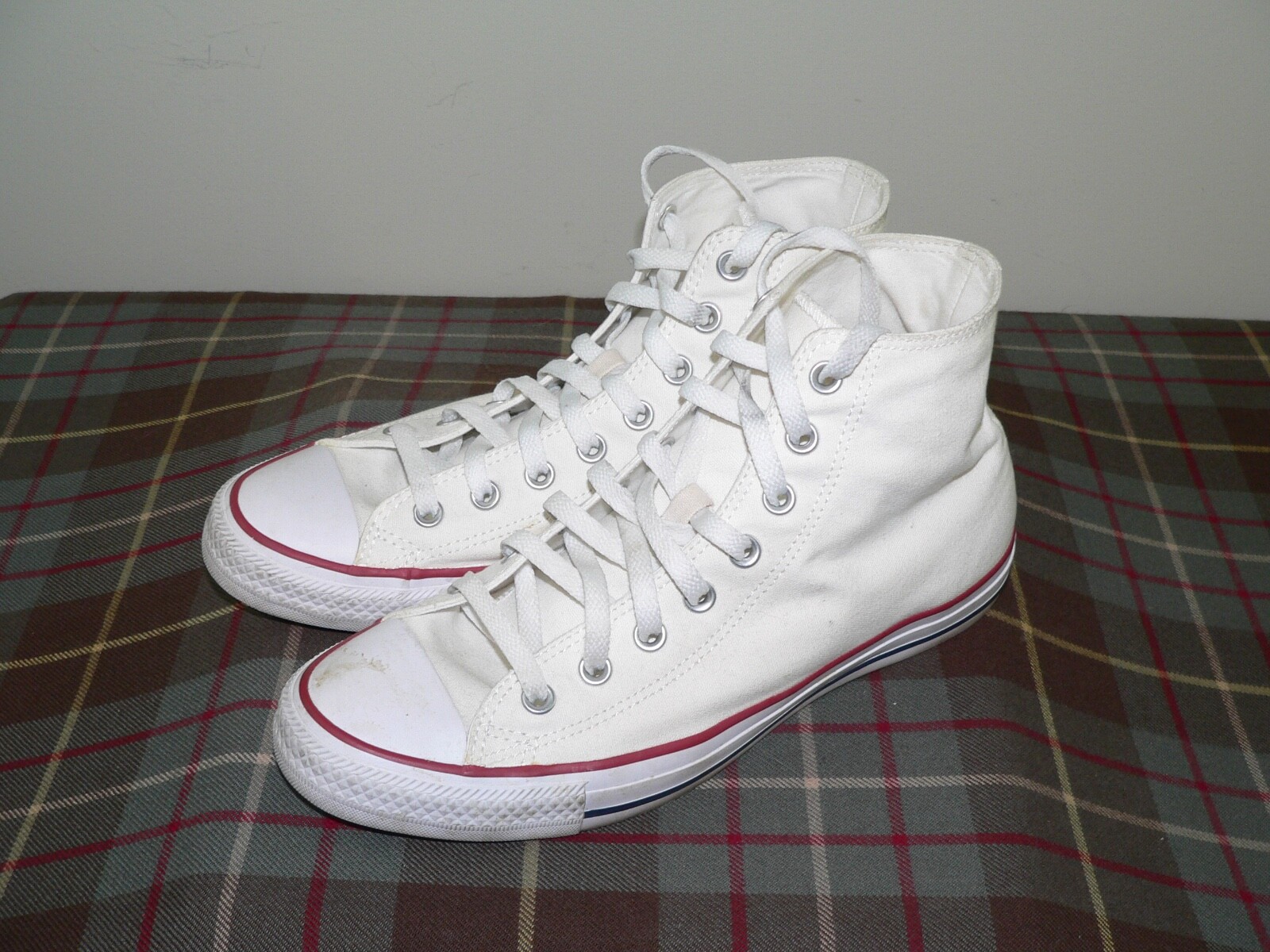 Converse Chuck Taylor Classic White High-Top All Star… - Gem