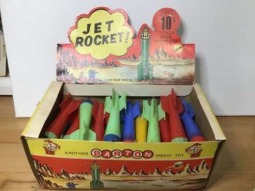 VINTAGE 1950 1960 STORE DISPLAY 33 CAP GUN ROCKET SPACE JET SHIPS ...