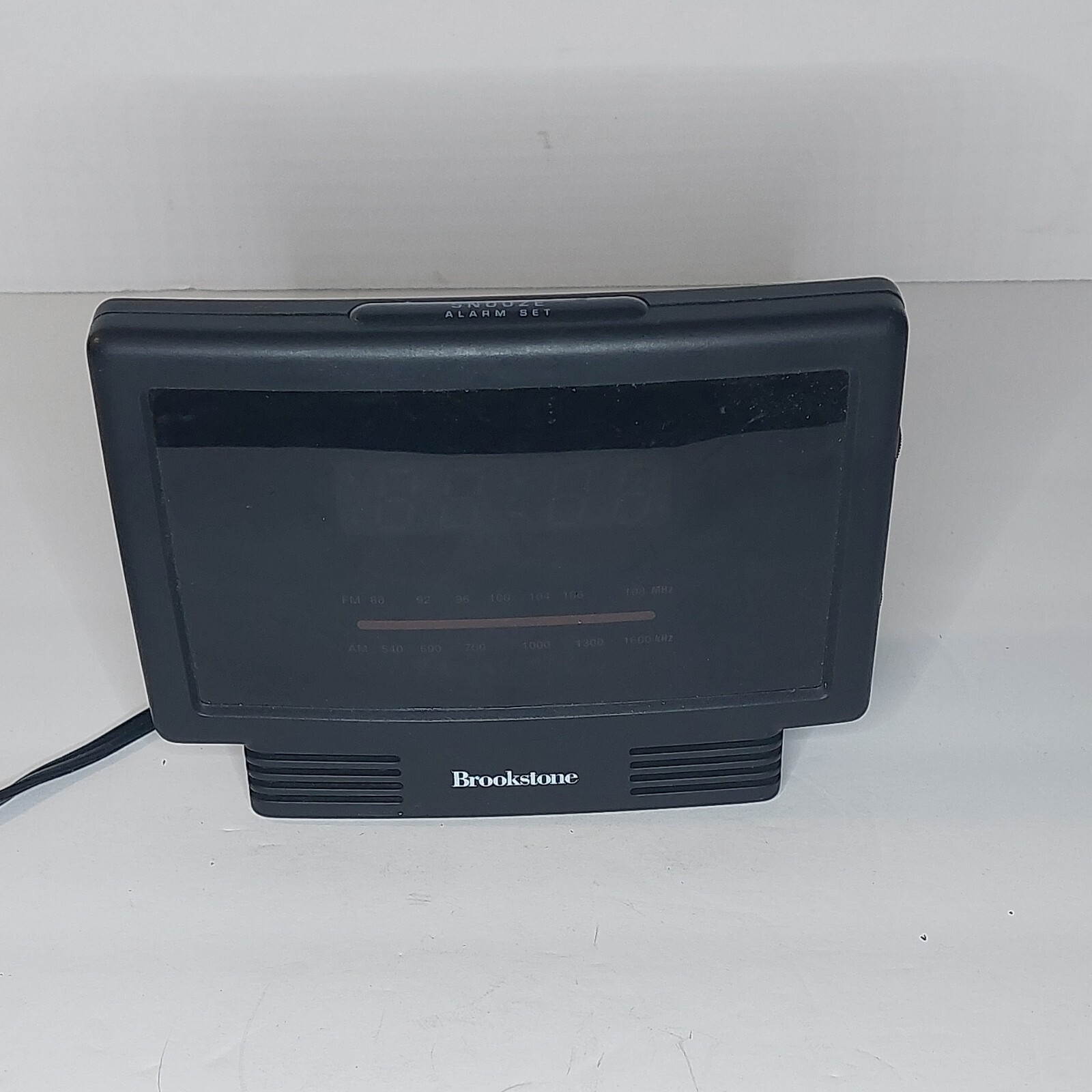 Alarm clock Brookstone AMFM Clock Radio Model | eBay