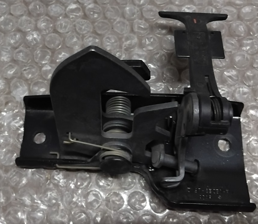 ORIGINAL MERCEDES-BENZ S W220 Engine Hood Retaining Hook A2208800564 | eBay