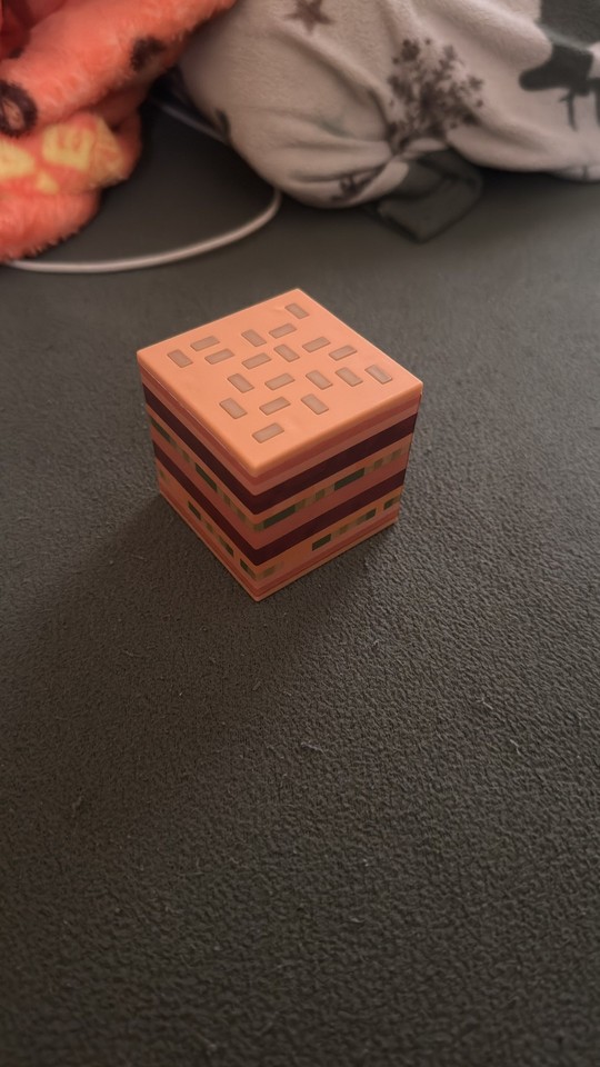 Mcdonalds Minecraft Big Mac Crystal Burger Happy Meal Toy with No Code ...