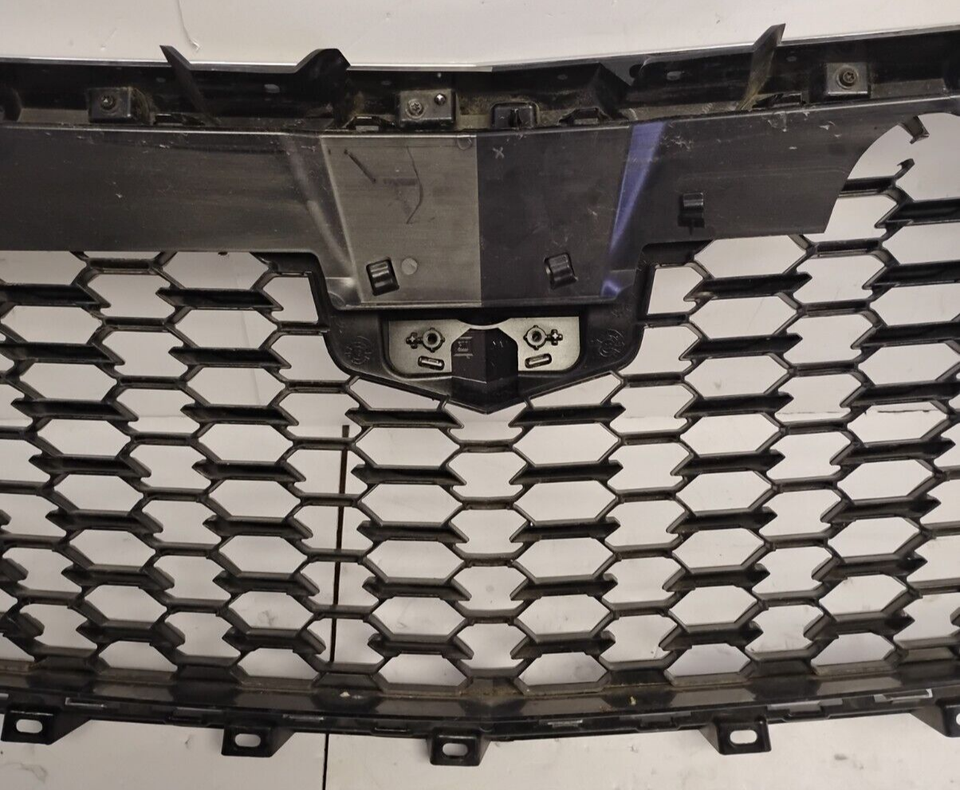 2020-2023 Cadillac XT5 Front Grille Insert Black & Chrome OEM 84724566 ...