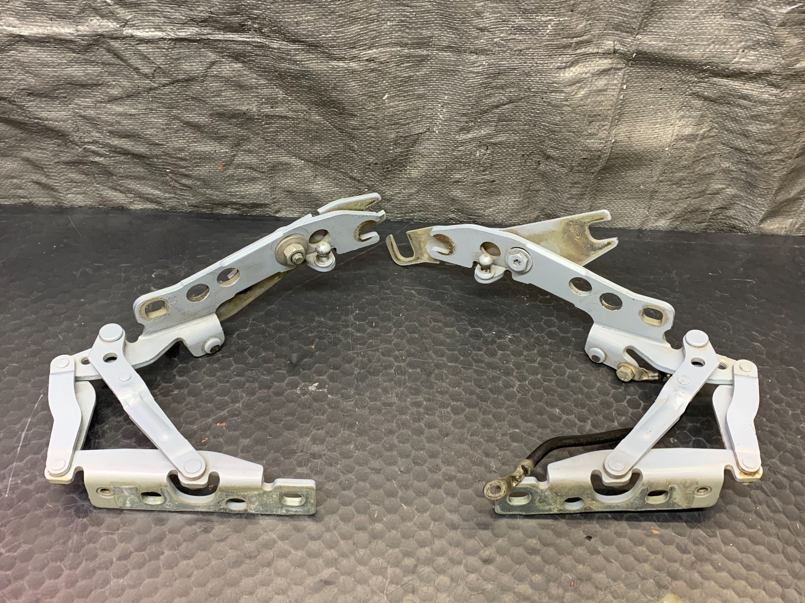 97-03 BMW 528I 530I 540I M5 E39 FRONT HOOD HINGES BRACKETS LEFT RIGHT ...