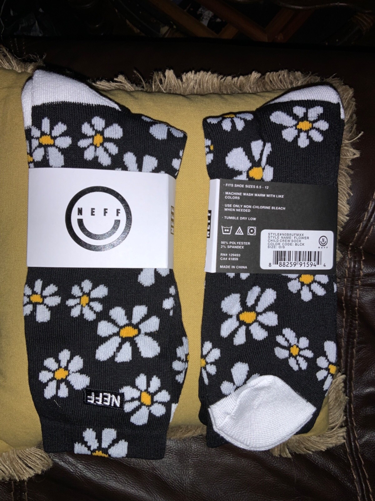 NIB-NEFF Men’s Flower Child Crew Socks Black 70’s theme lot of 2 | eBay