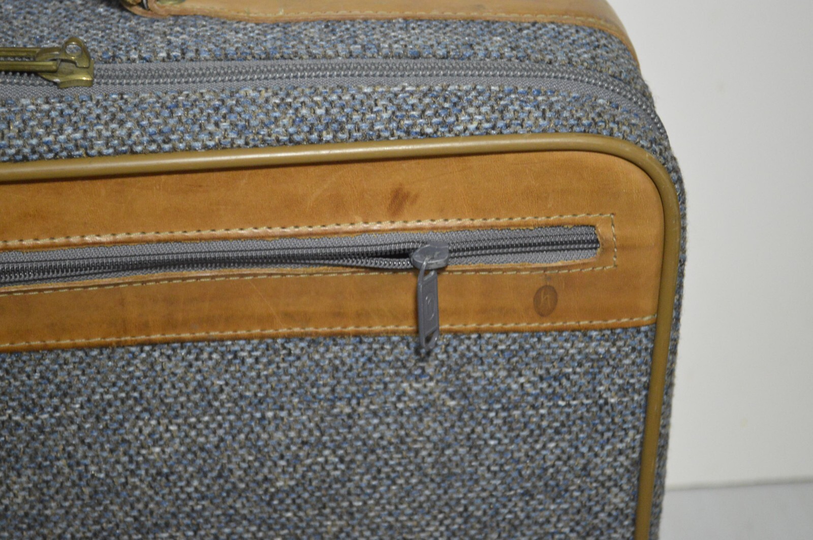 Hartmann Carry-On Luggage/Suitcase 21" Wheeled Tweed with Brown Leather ...