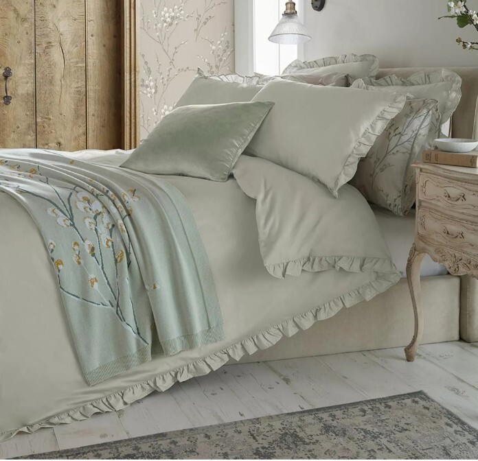 LAURA ASHLEY RUFFLE EDGED Double Duvet Set NEW | eBay UK