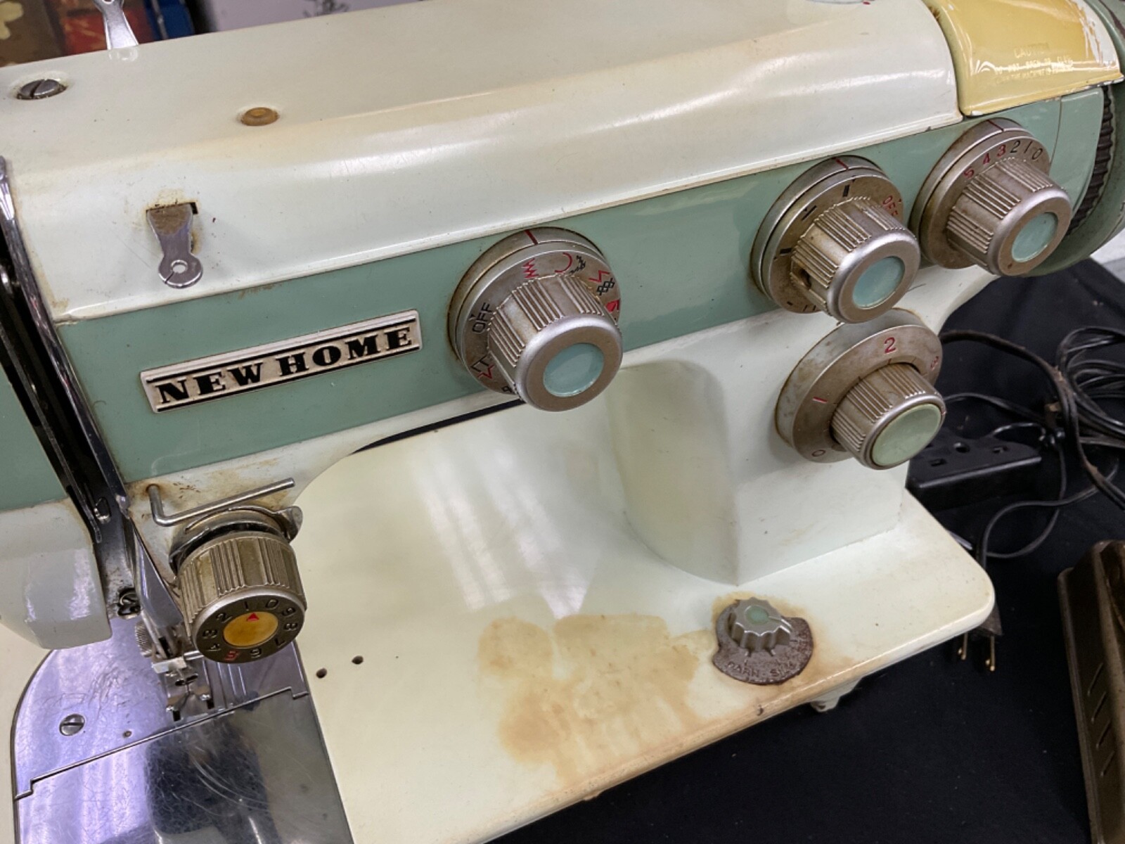 Vintage New Home Delux Sewing Machine | eBay
