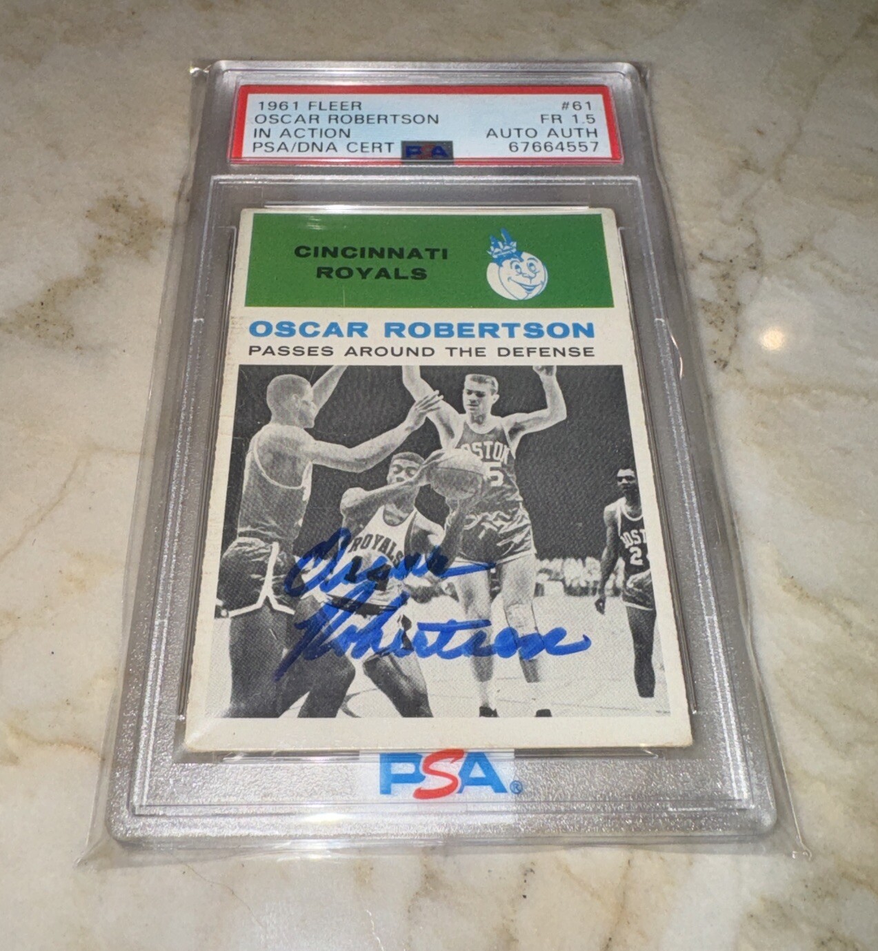 OSCAR ROBERTSON SIGNED 1961 FLEER IN ACTION #61 AUTOGRAPH RC PSA/DNA ...