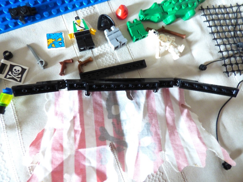 Vintage LEGO Pirates 6296 SHIPWRECK ISLAND, 95% Complete | eBay