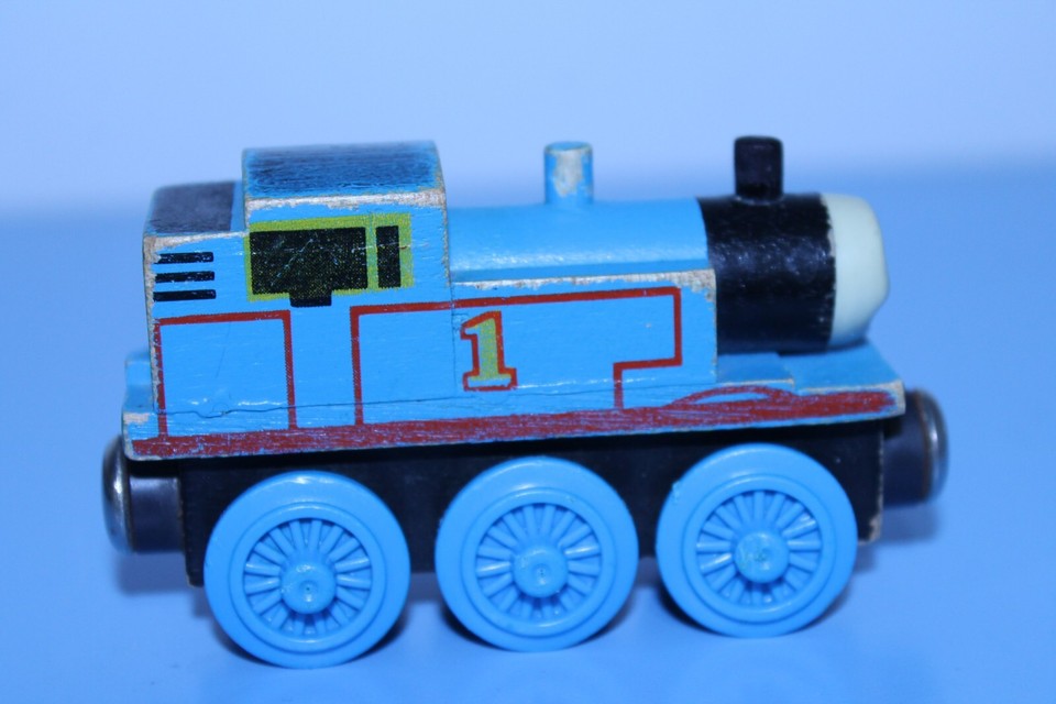 THOMAS (1992-93) FIRST EDITION Flat Magnets STAPLES Thomas Wooden ...