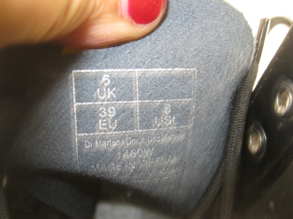 Dr Martens 1460W Leather HI TO OIL RESISTANT ROUND TOE BOOT Men SIZE 6/ ...