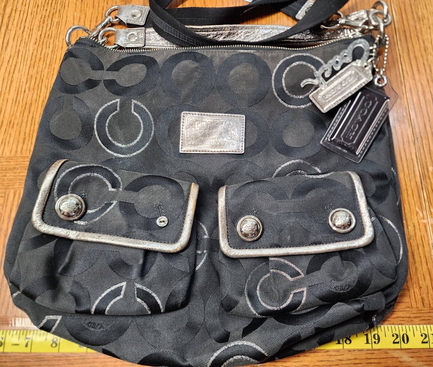 Coach 16167 Poppy Pocket Signature Black Silver Conve… - Gem
